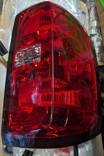 one TAIL LIGHT FITS 2007-2013 CHEVROLET SILVERADO EAGLE EYES W/HARNESS ...