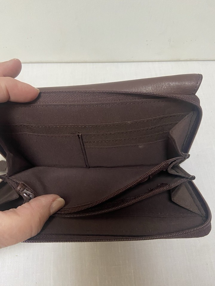 Wilsons Wms Leather Wallet Trifold Brown Pen ID CC Check Book Slots ...