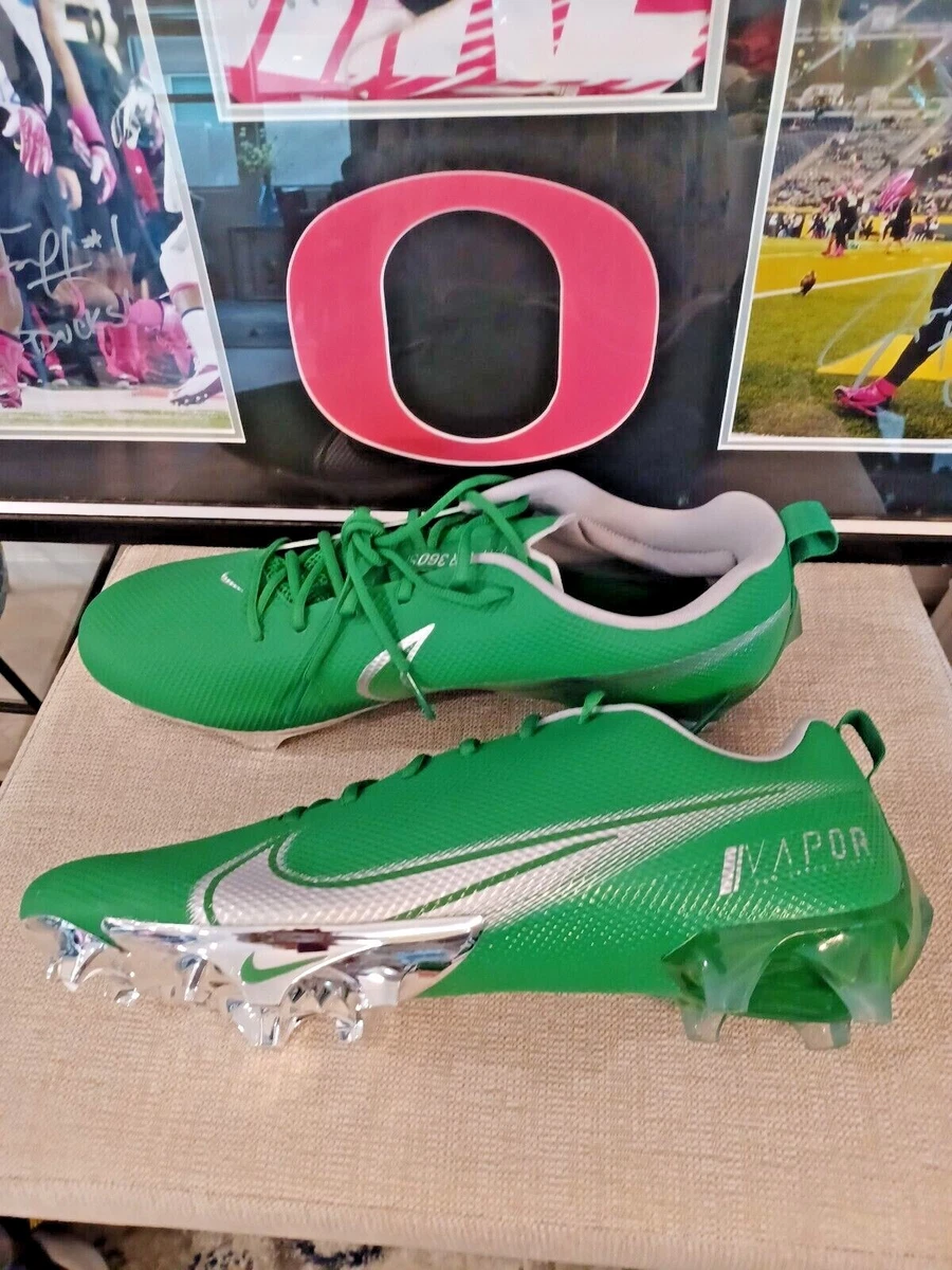 Oregon Ducks Cleats And Gloves