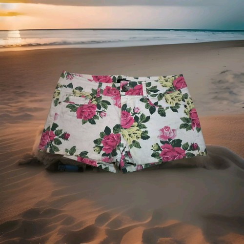 My Michelle Roses🌹 Floral Junior Size 9 Daisy Dukes Cute Preppy Short ...