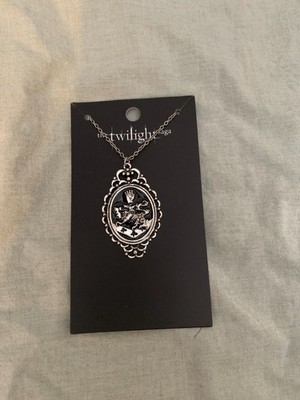 Twilight Saga Cullen Crest Replica Necklace Hot Topic Lions Gate ...