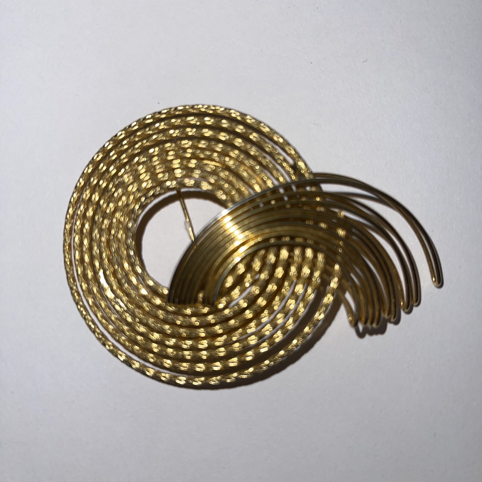 Vintage Gold Tone Round Brooch Pin | eBay