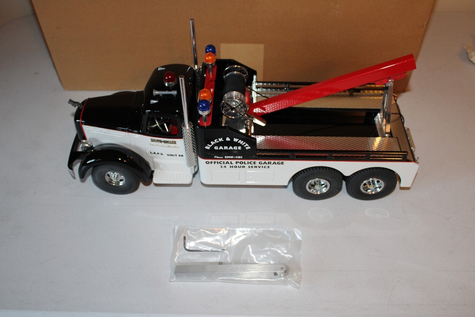Elegant Black White Towing Auction Gallery