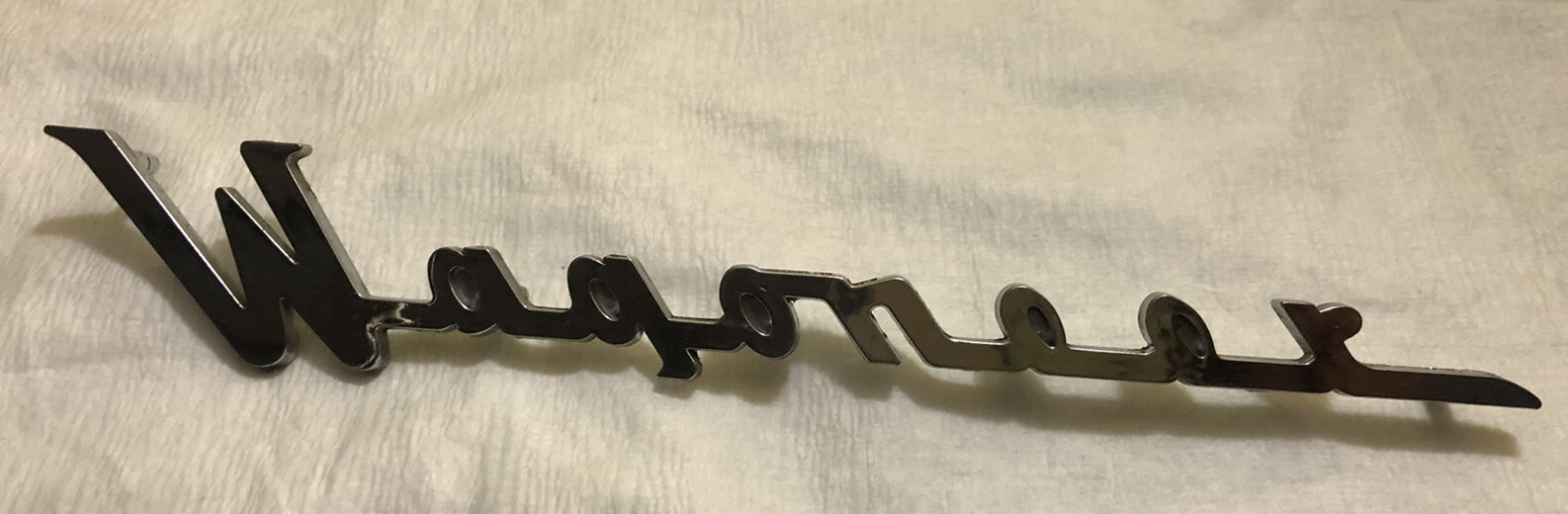 1962~1965 JEEP WAGONEER SCRIPT NAMEPLATE QUARTER PANEL/TAILGATE EMBLEM ...