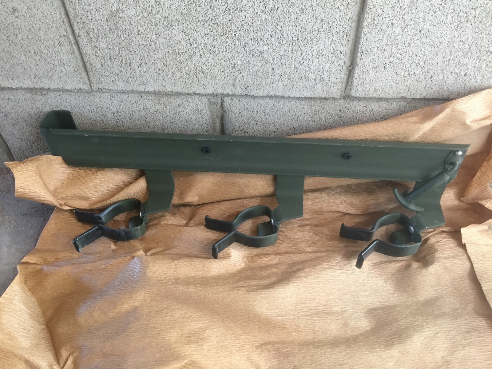 NOS MILITARY SURPLUS RIFLE RACK | eBay