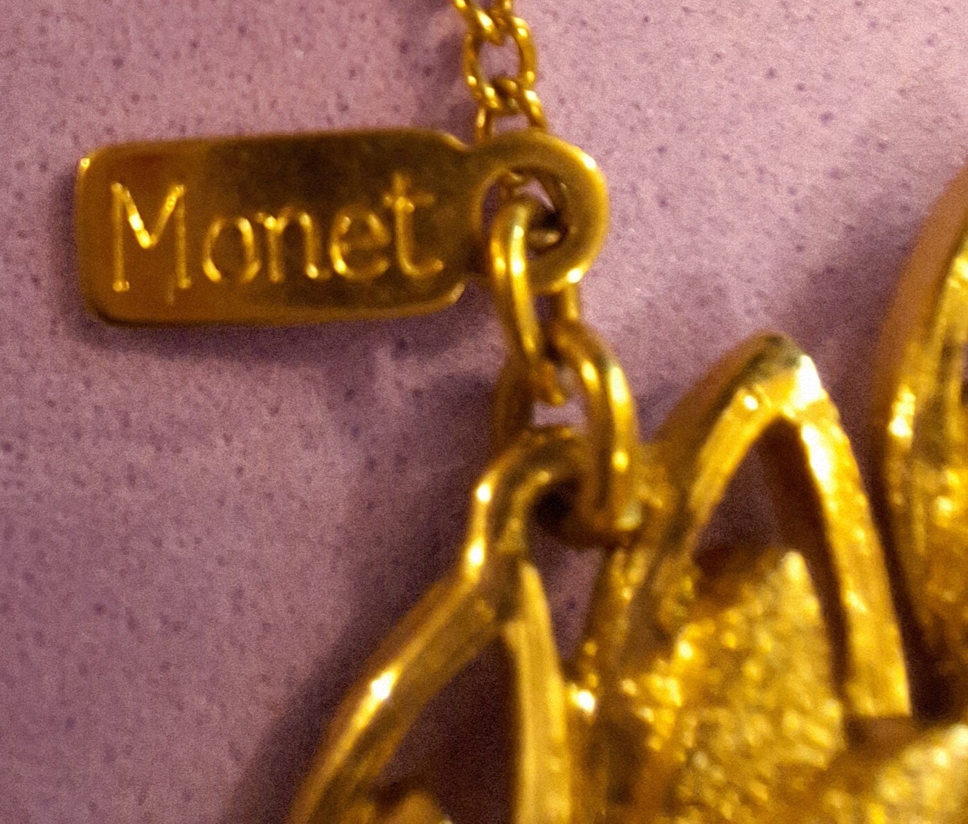 Beautiful Monet Gold Tone Textured SEAGRASS Leaf Brac… - Gem