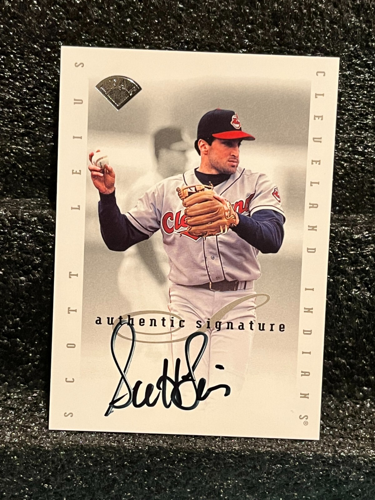 1996 Leaf Signature Series Signatures Update Scott Leius Autograph | eBay