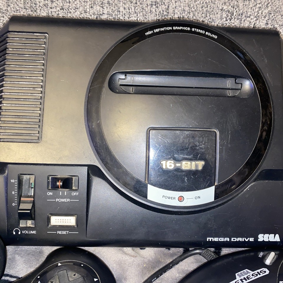 SEGA MEGA DRIVE CONSOLE TESTED AND WORKING CONSOLE with all leads an ...
