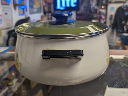 Vintage Sears & Roebuck Neil the Frog Enamelware Large Crock Pot With ...