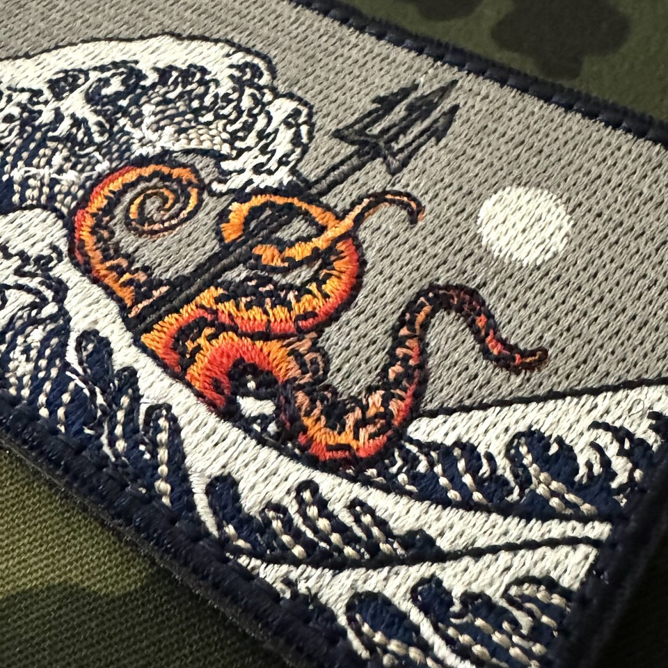 GREAT WAVE KRAKEN Embroidered Patch Hook/Loop OCTOPUS TRIDENT USN NAVY USCG PDW | eBay