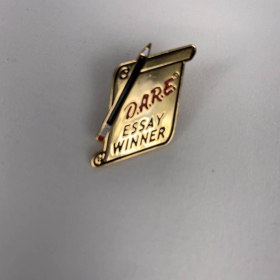 Elementary School DARE Essay Winner Pin 2003 Drug Abuse Resistance ...