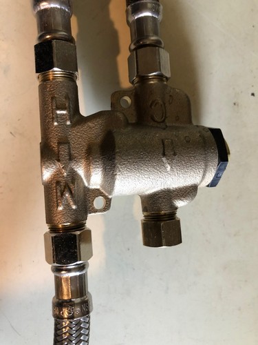 WATTS LFUSG-B M2 3/8" UNDER SINK GUARDIAN THERMOSTATIC MIXING VALVE ...