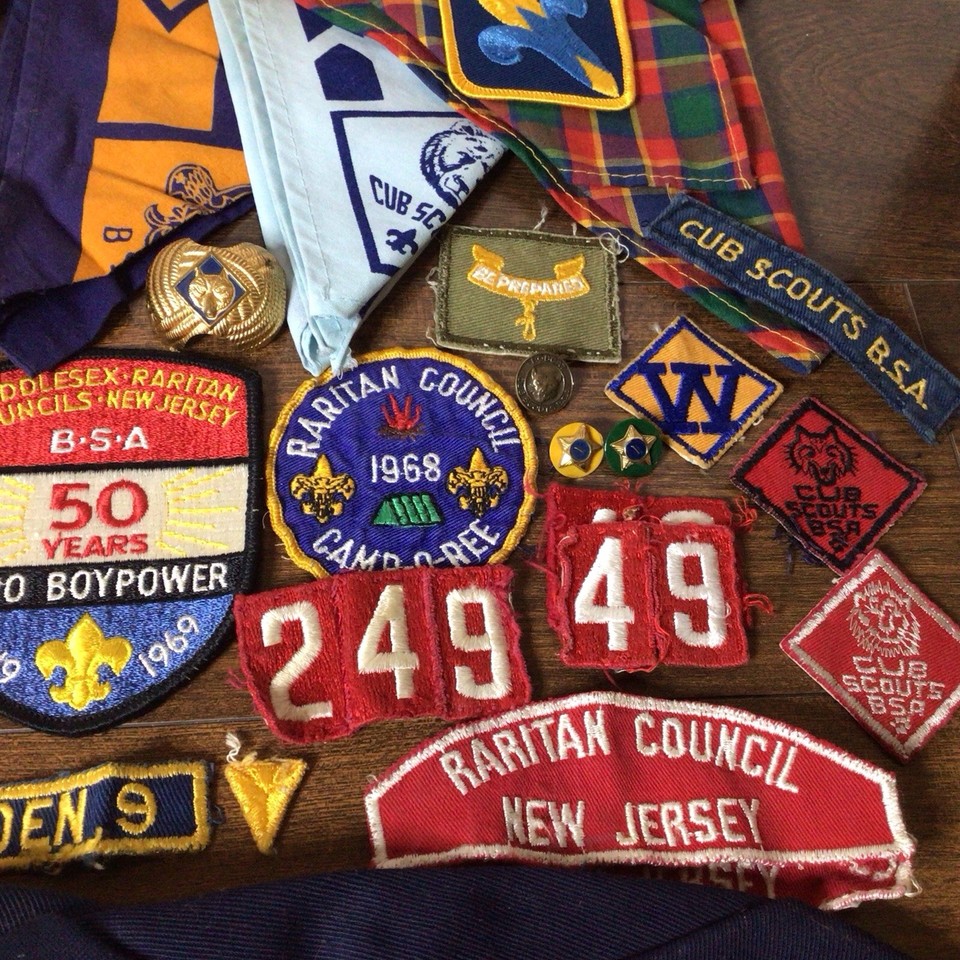 Cub & Boy Scouts Of America Lot of Patches, Metals, Scarves And More ...