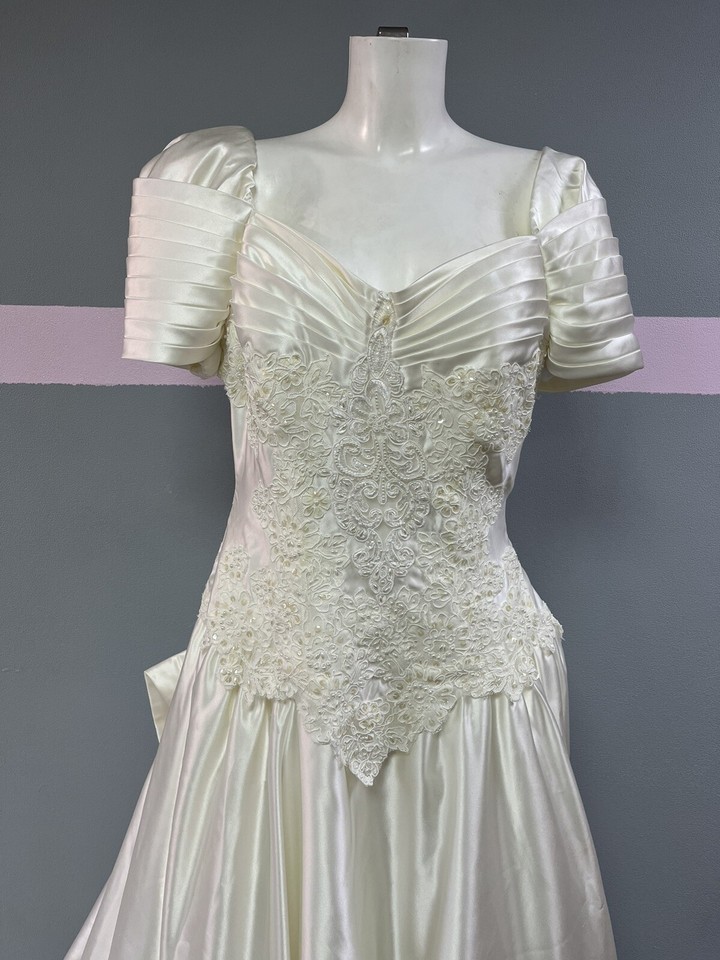 Retro Alfred Angelo Dream Maker 1990s Wedding Dress With Train Beaded ...