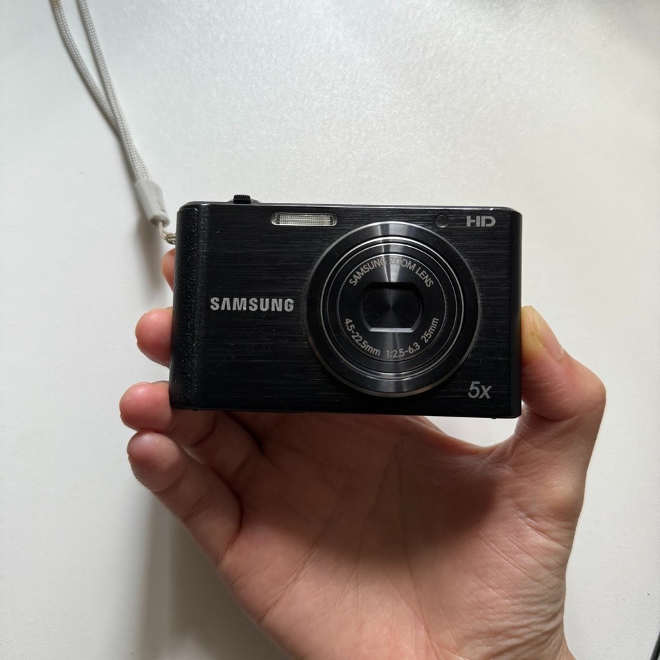 Samsung ST77 Digital Camera 16.10 MP 5x Optical Zoom with Accessories ...