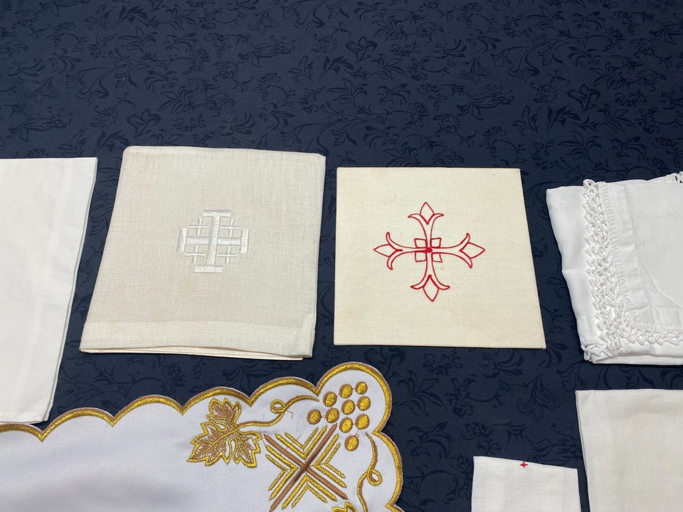 COLLECTION OF 12 ALTAR LINENS (VARIOUS LINENS) #1 | eBay