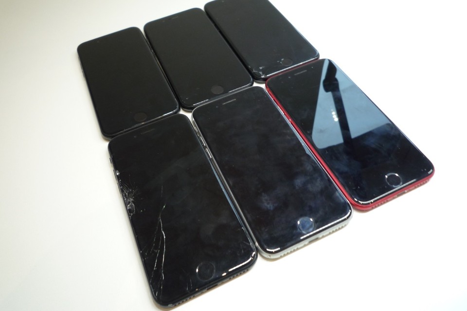 Job lot 6x Apple iPhone SE 2nd Gen. - 64GB Red White Black A2296 GSM SE ...