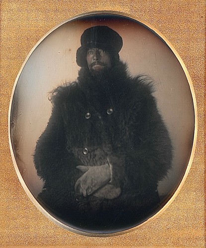 Explorer Wearing Bearskin Fur Coat + Woolen Mittens 1/6 Plate ...