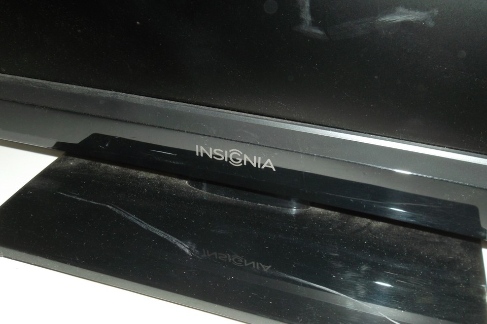 Insignia NS-22E400NA14 22" HDTV 1080p LED | 60 Hz | Black | 22 in | VGA ...