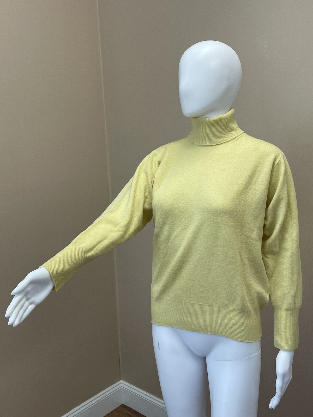 Vintage 100% wool English turtleneck sweater - Gem
