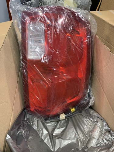 New In Box OEM 2015-2018 Chevrolet Silverado 1500 Driver LH Tail Light ...