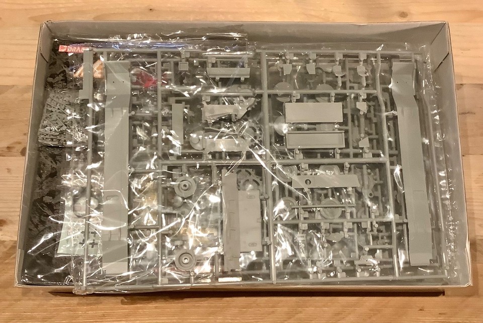 Dragon 6352 - 1/35 Sd.Kfz. 181 Pzkmw VI (P) (Prototype Tiger), Premium ...