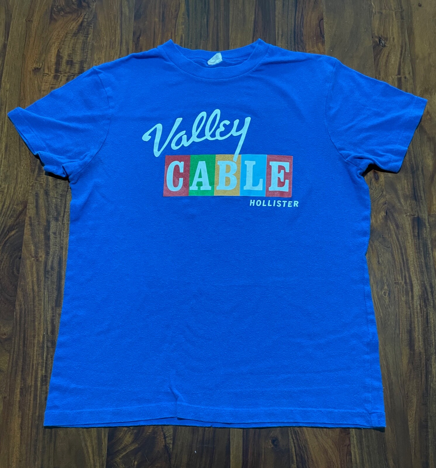 "Valley Cable" - Vintage Early 2000's Hollister Graph… - Gem