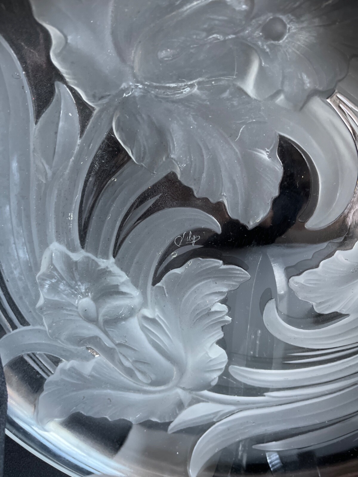 Vtg VERLYS ART GLASS Frosted Centerpiece Plate Charger Iris Flower ...