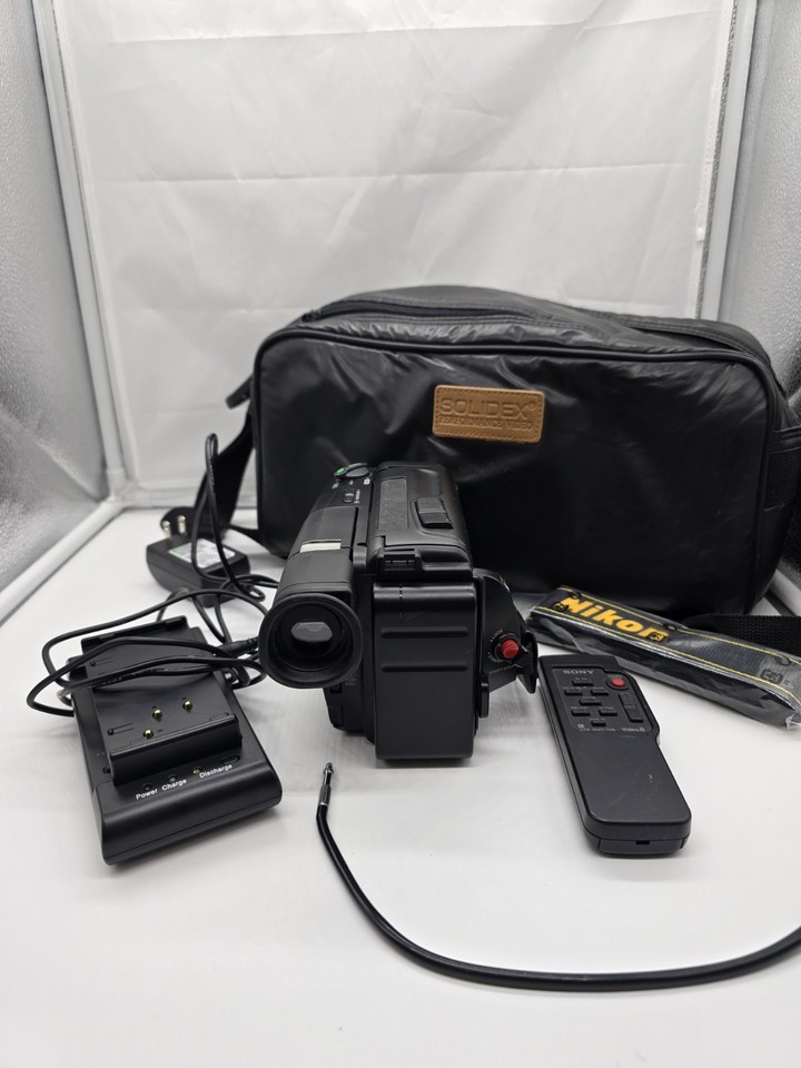 Sony Handycam Video 8 CCD-TR93 (Untested, With Accessories) | eBay