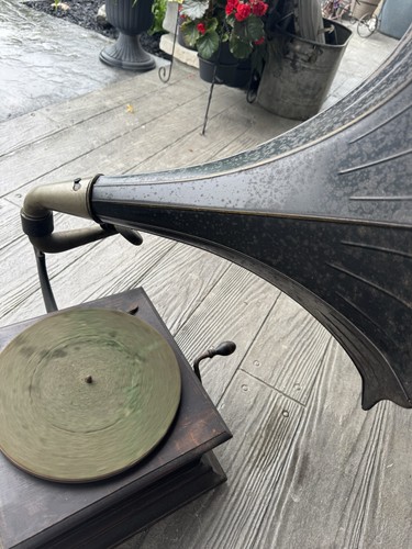 1904 Victor Talking Machine Company Horn And Player Box | eBay