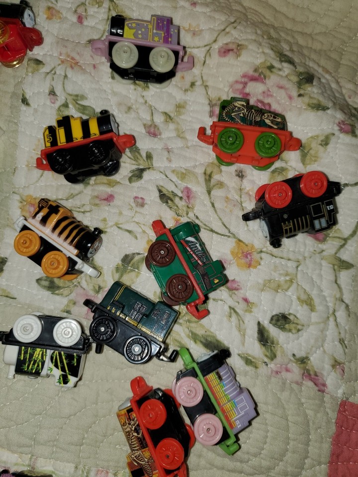 Thomas The Train Bumble Bee James Mini Train Lot | eBay