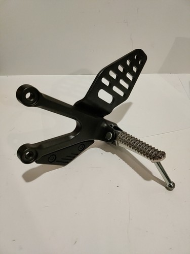 17-20 Yamaha YZF R6 Left Rearset Peg Bracket | eBay