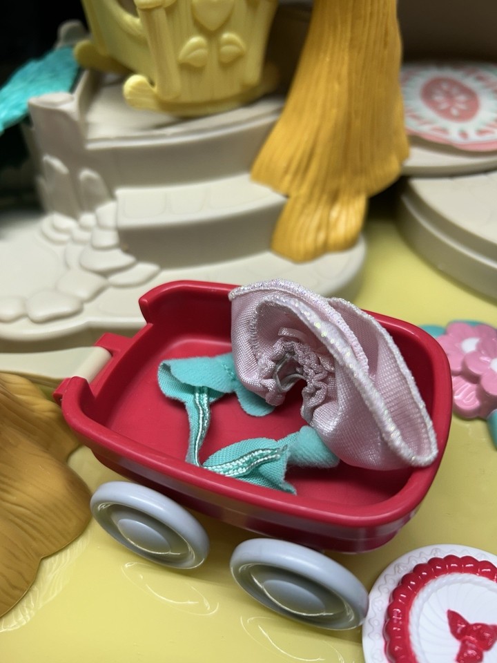 1997 Fisher Price Hideaway Hollow Bunny Treehouse plus Some Accessories ...