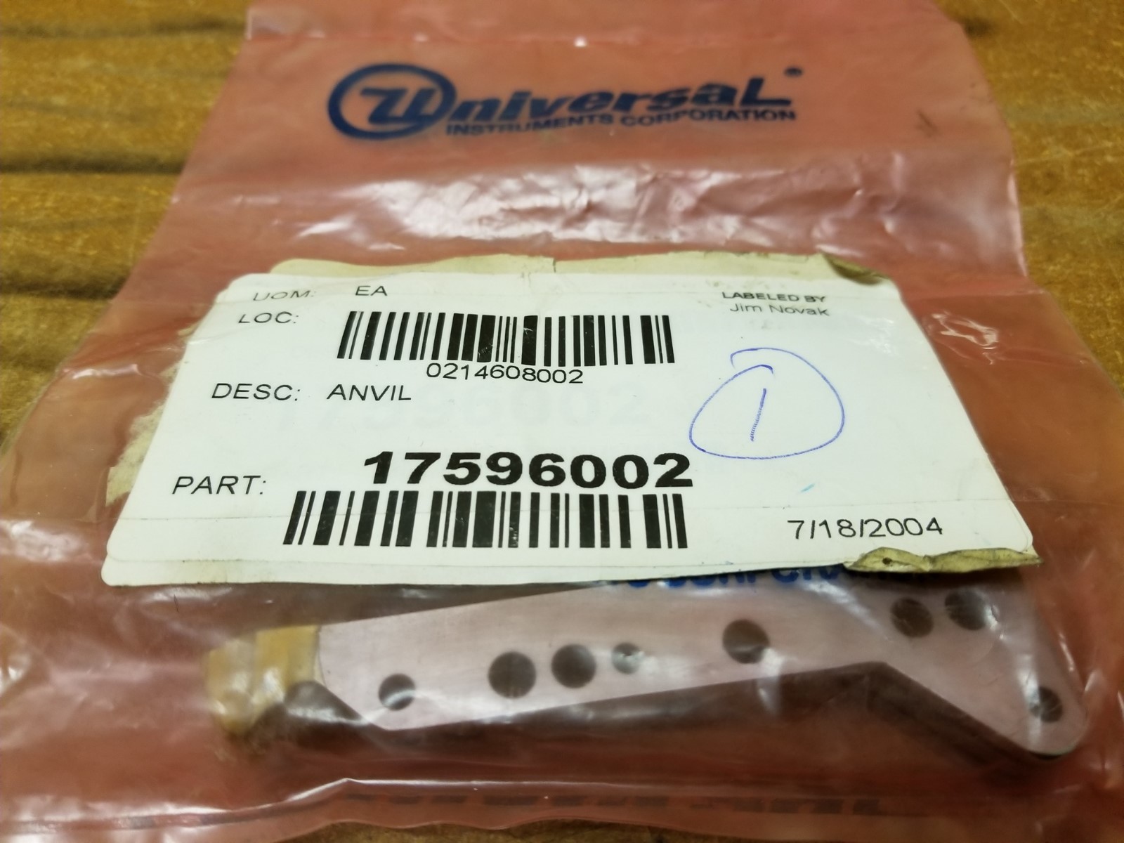 **NEW** Universal Instruments 17596002 Anvil - VCD Cut & Clinch **NEW ...