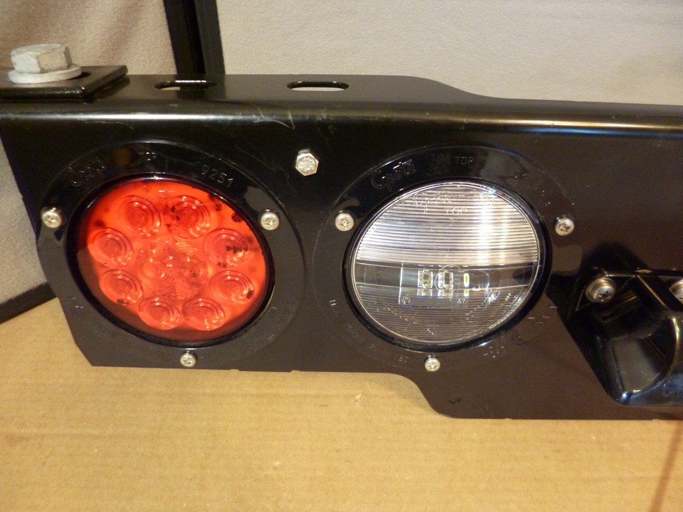 GROTE TAKE-OFFS LED TAIL TURN BACK-UP & LICENSE PLATE LIGHT BAR PACCAR ...