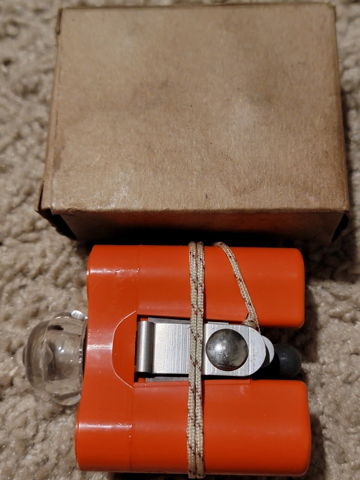 DISTRESS MARKER LIGHT US MILITARY ORIGINAL BOX BEACON Aircrew Survival ...