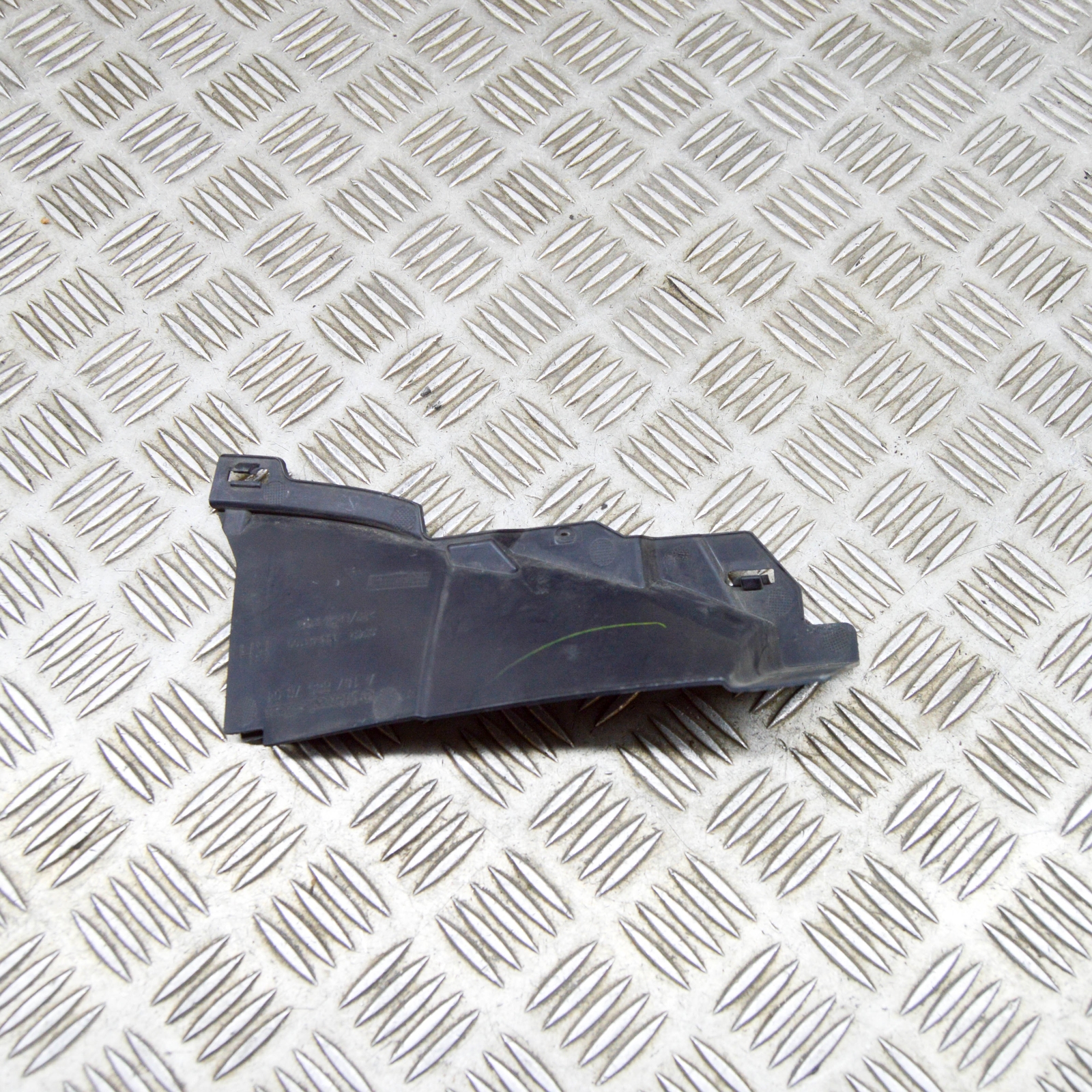 MERCEDES-BENZ GLE W167 350D Front Right Brake Air Duct Cover ...