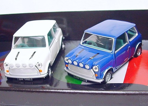 Corgi Toys 1:36 MORRIS MINI COOPER ITALIAN JOB Rally 3 Car Set 05506 ...