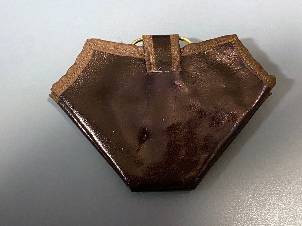 Antique Leather Silk Fold-up Sewing Roll Case Celluloid Thread Winders ...