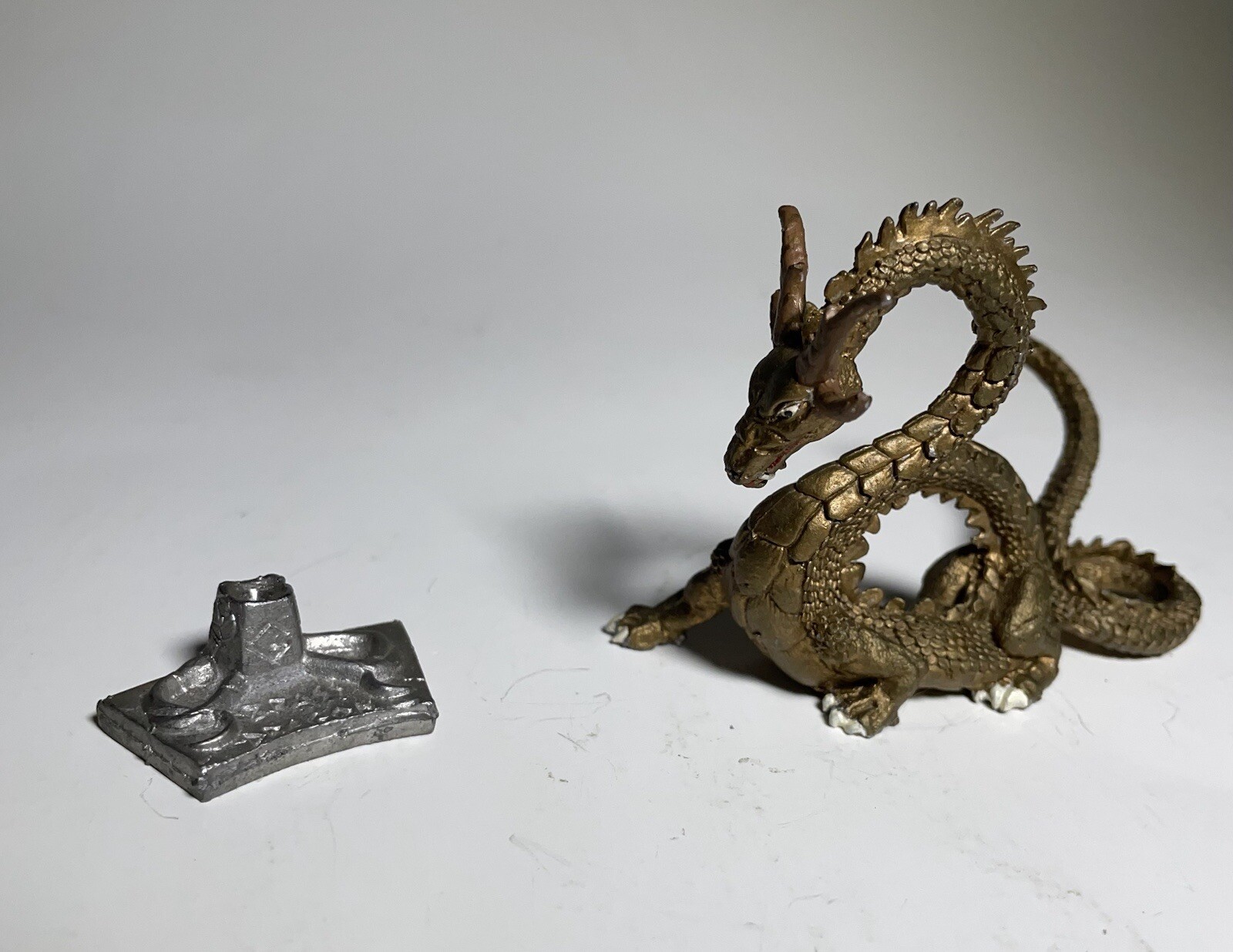 Grenadier Gold Dragon Of The Month Series With Altar 1984 #2510 Dragon ...