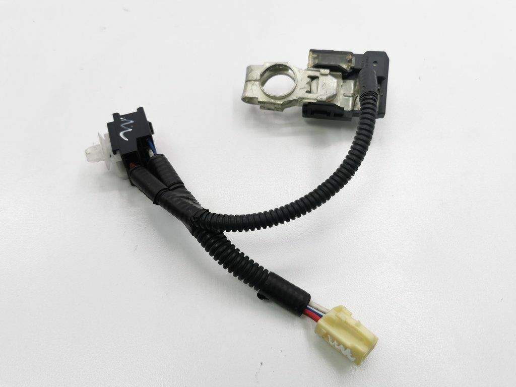 Lexus GS 300 350 430 450H 2007 Petrol / electricity Battery relay fuse ...