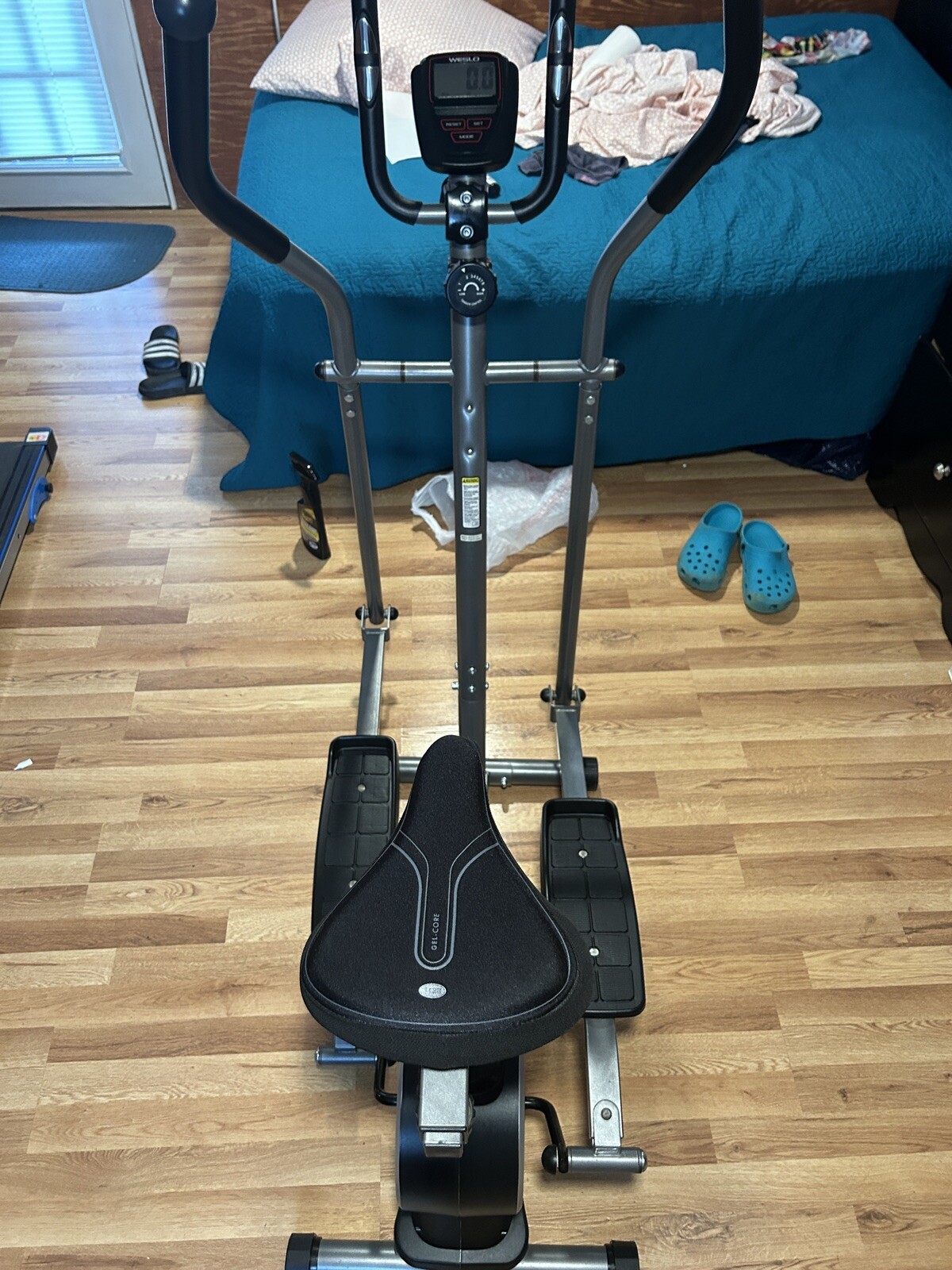 Weslo WLEL32115 Momentum G 3.2 Bike/Elliptical 2-in-1 Hybrid Trainer ...