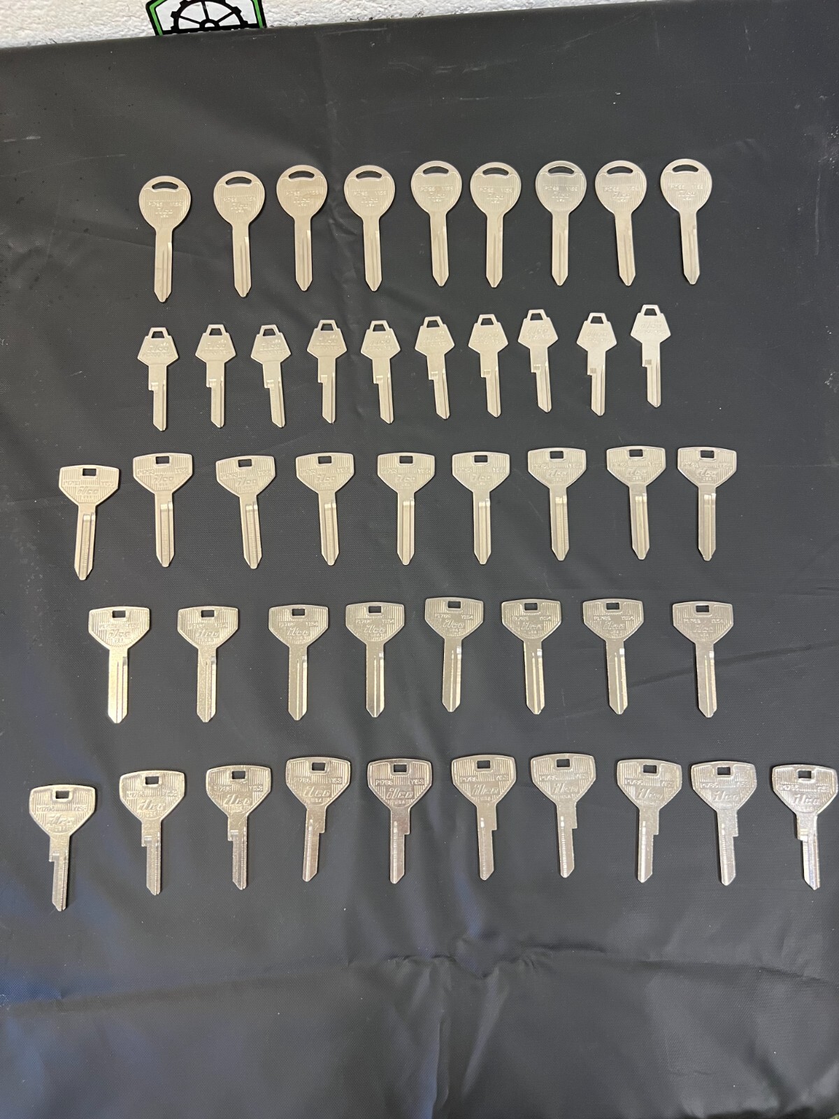 Ilco Y152, Y153, Y154, Y155, Y159 Assortment of Chrysler Key Blanks ...