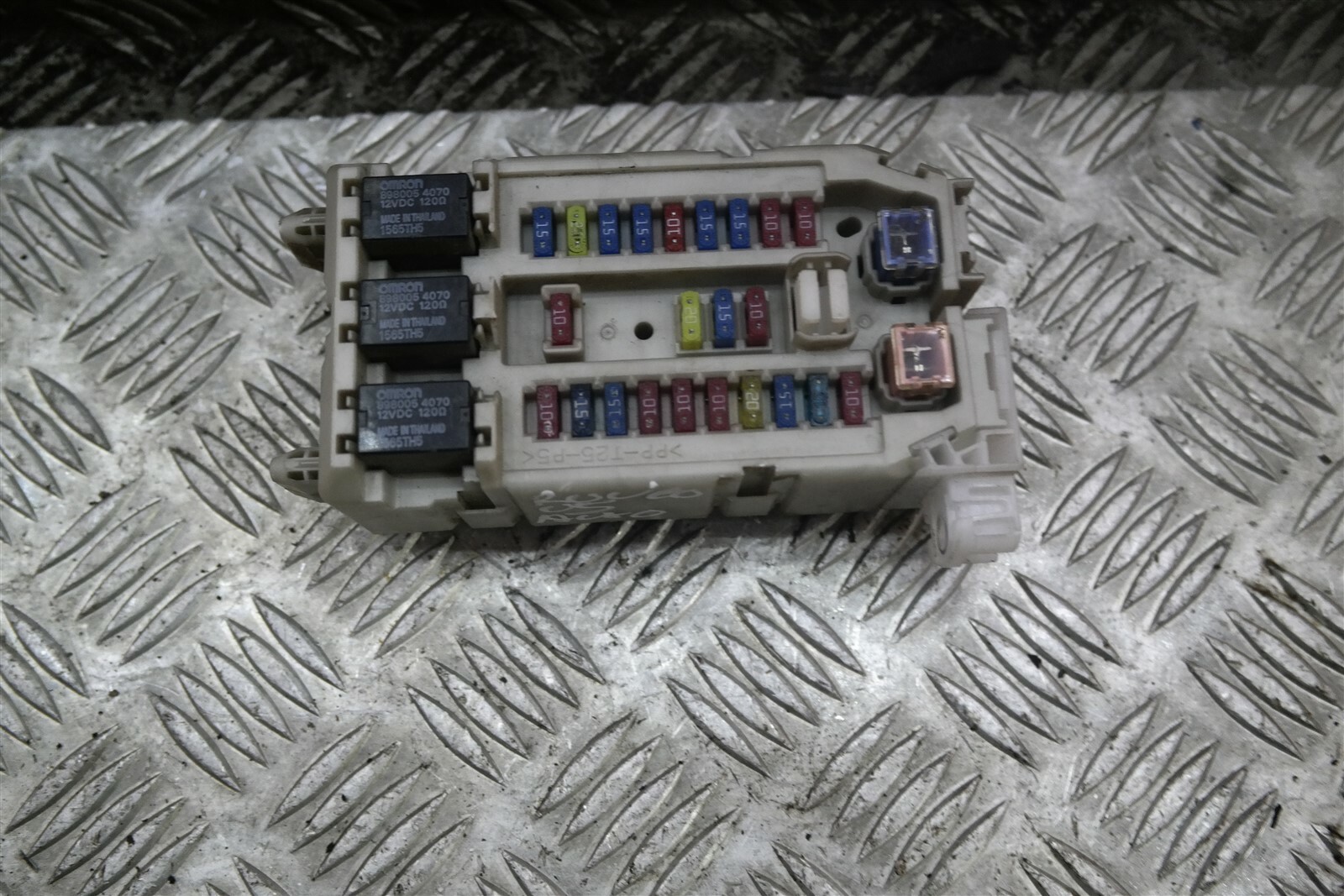 BFD014397 2005 ISUZU RODEO DENVER 3.0TD DOUBLE CAB AUTO FUSE BOX | eBay UK