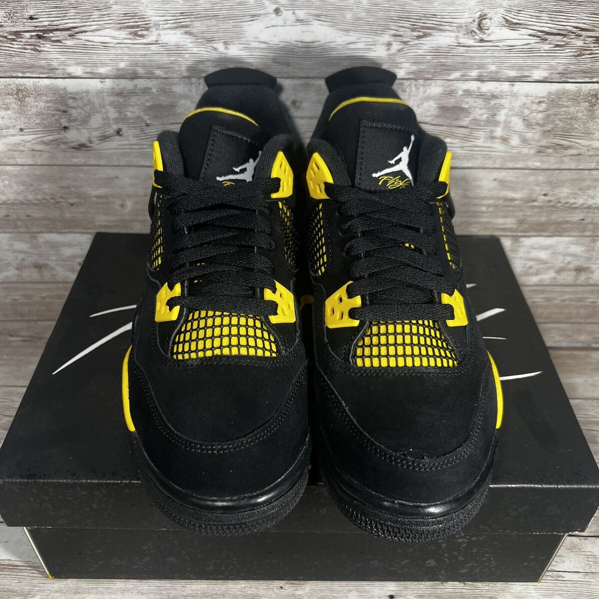 Nike Air Jordan 4 Retro Thunder Tour Yellow GS Size 7 Y Nike Air Jordan 4 Retro Thunder Tour Yellow GS Size 7 Y