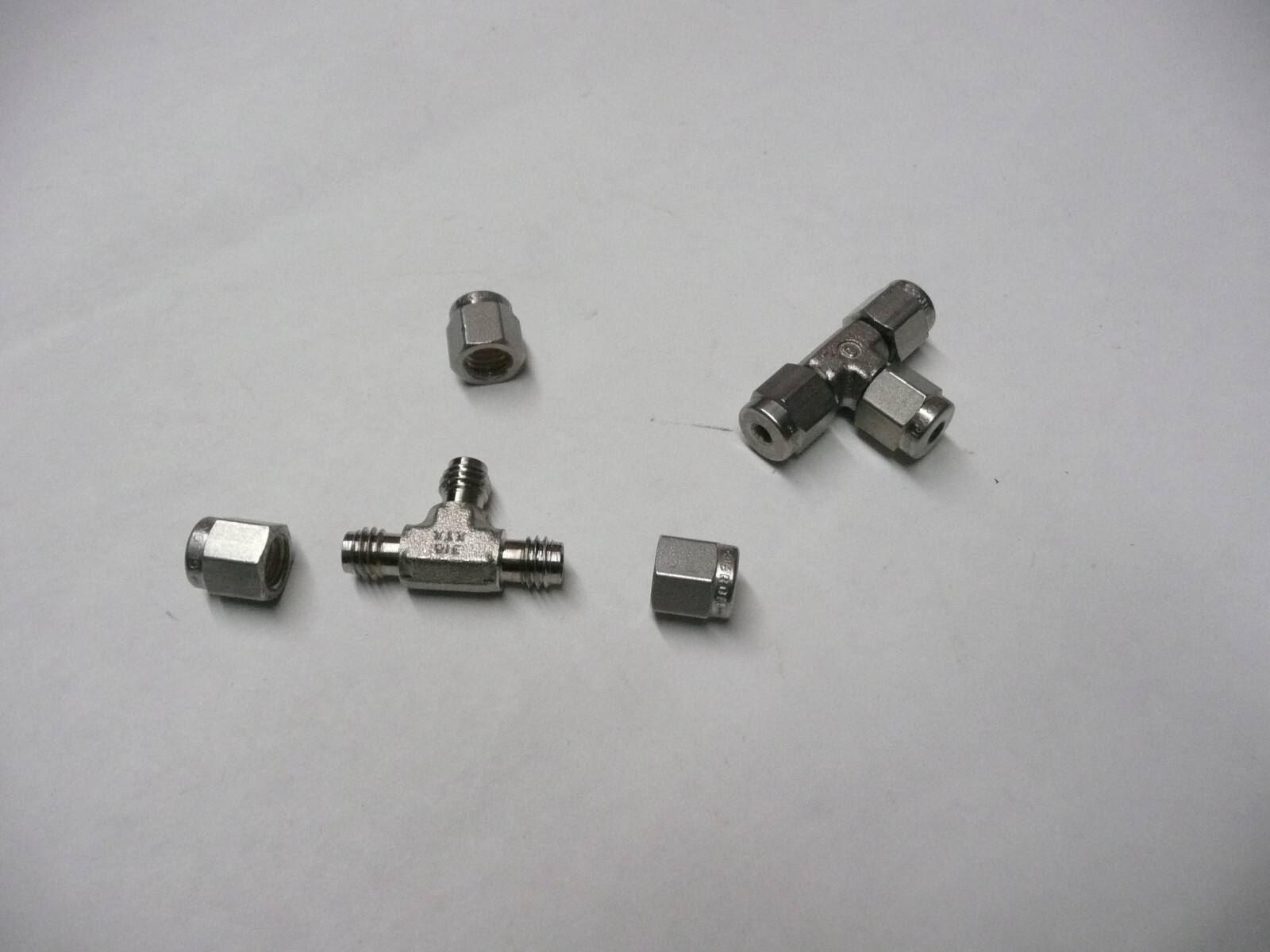 2x Lot Swagelok SS-200-3, 1/8" OD Tube Union Tee, 316 Stainless Steel No Ferrule | eBay