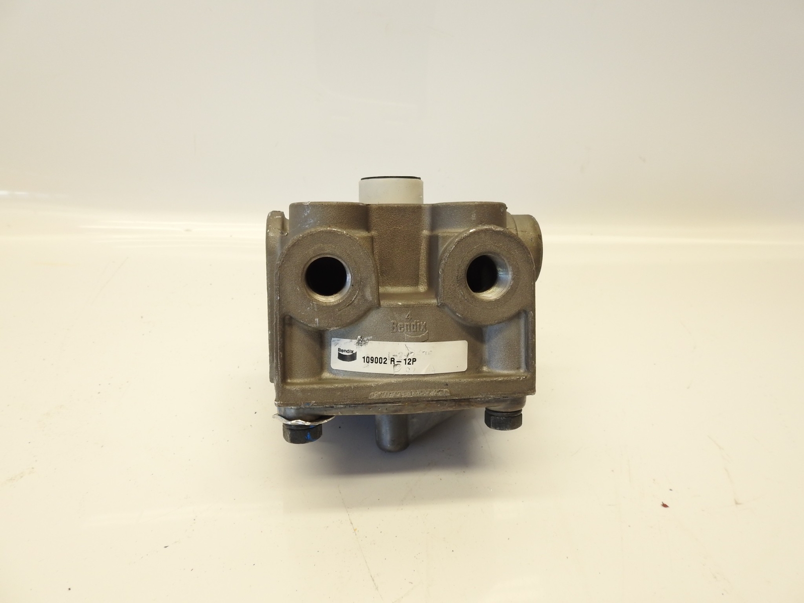 Bendix Pilot Relay Air Brake Valve R-12p 109002 for sale online | eBay