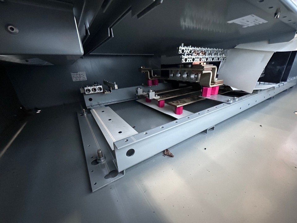 EATON 1200A 3P4W 208Y/120V 3R PANELBOARD W/ 1200A MAIN BREAKER ...