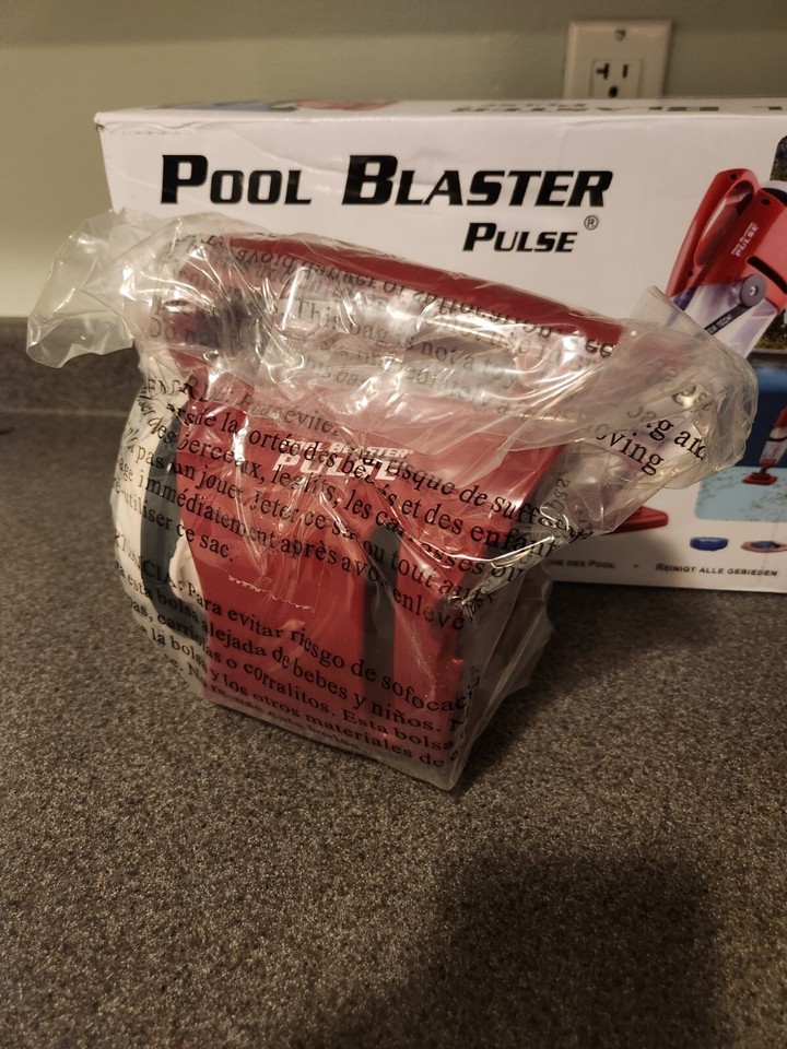 POOL BLASTER Pulse Cordless Pool Vacuum w/Pole Set - Large Debris ...
