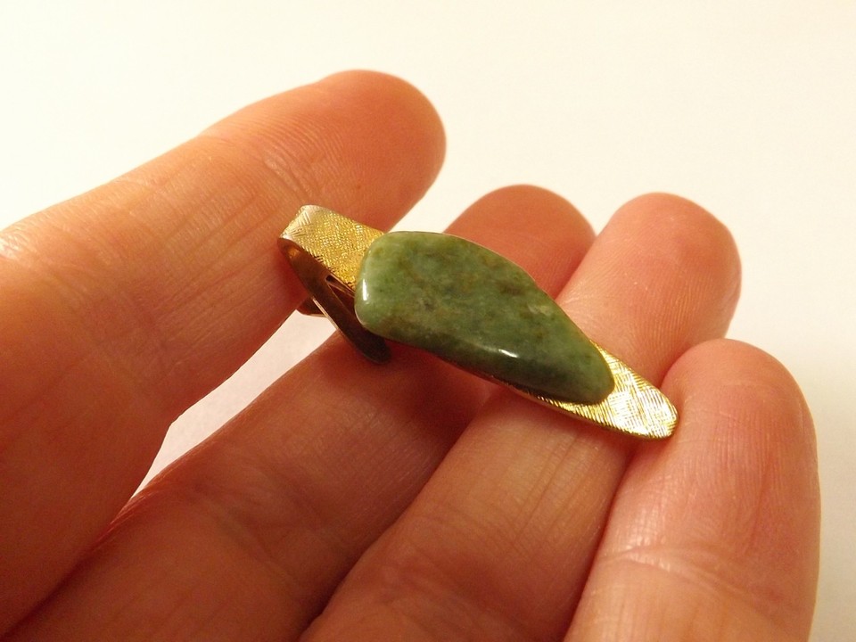 Vintage 1960s 1970s Tie Clip Pin Gold Tone with Green Gemstone FREE P&P ...
